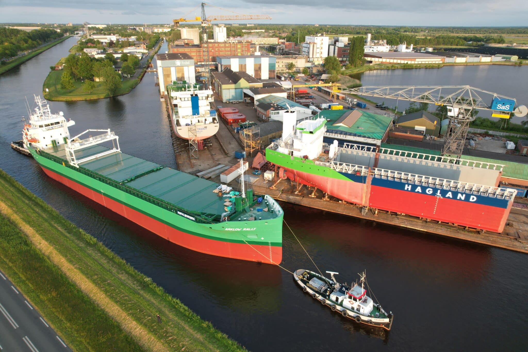 Busy times: 3 Bodewes vessels in 1 picture! - Royal Bodewes